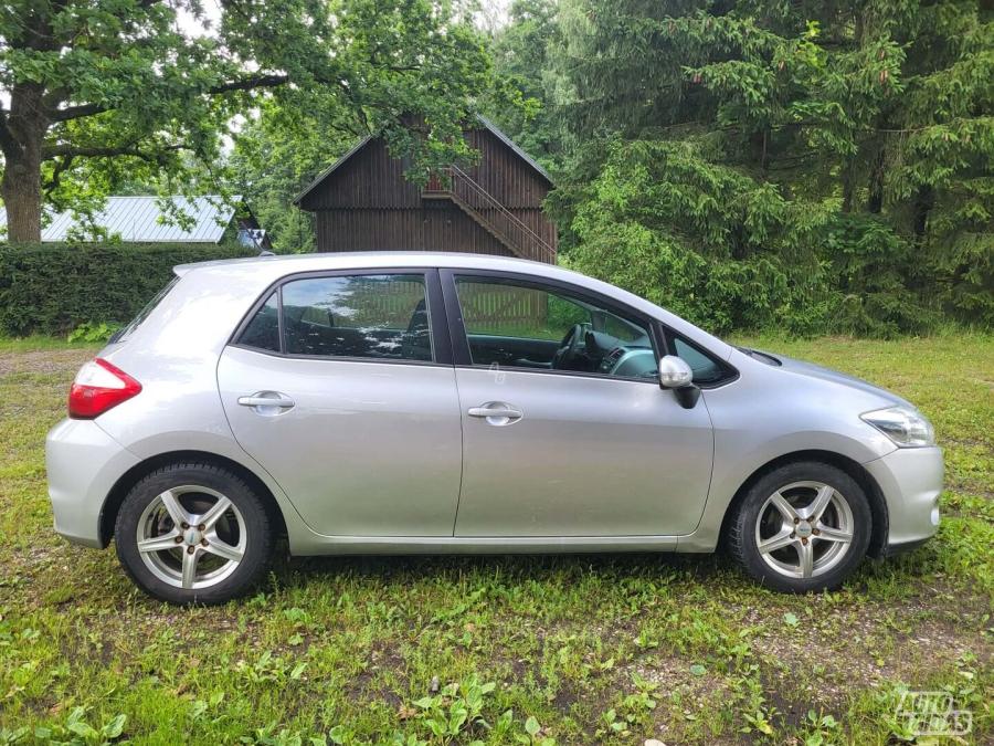 Toyota Auris 2011 Jurbarkas, ar dzinēja tilpumu 1.40 L un nobraukumu 200 tūkst. km par 2600 €, foto 9 vietnē AUTOMOTO.COM.LV