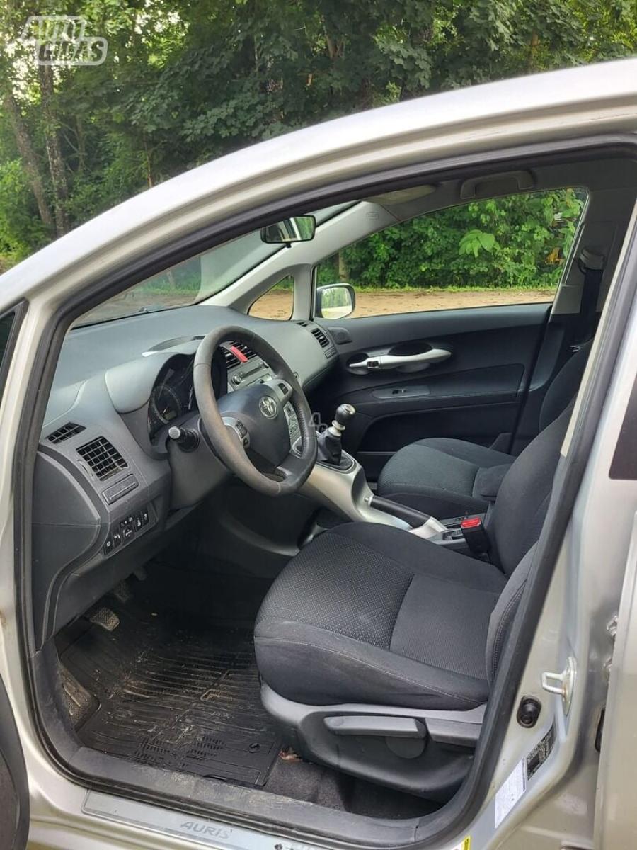 Toyota Auris 2011 Jurbarkas, ar dzinēja tilpumu 1.40 L un nobraukumu 200 tūkst. km par 2600 €, foto 11 vietnē AUTOMOTO.COM.LV