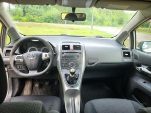 Toyota Auris 2011 Jurbarkas, ar dzinēja tilpumu 1.40 L un nobraukumu 200 tūkst. km par 2600 €, foto 12 vietnē AUTOMOTO.COM.LV