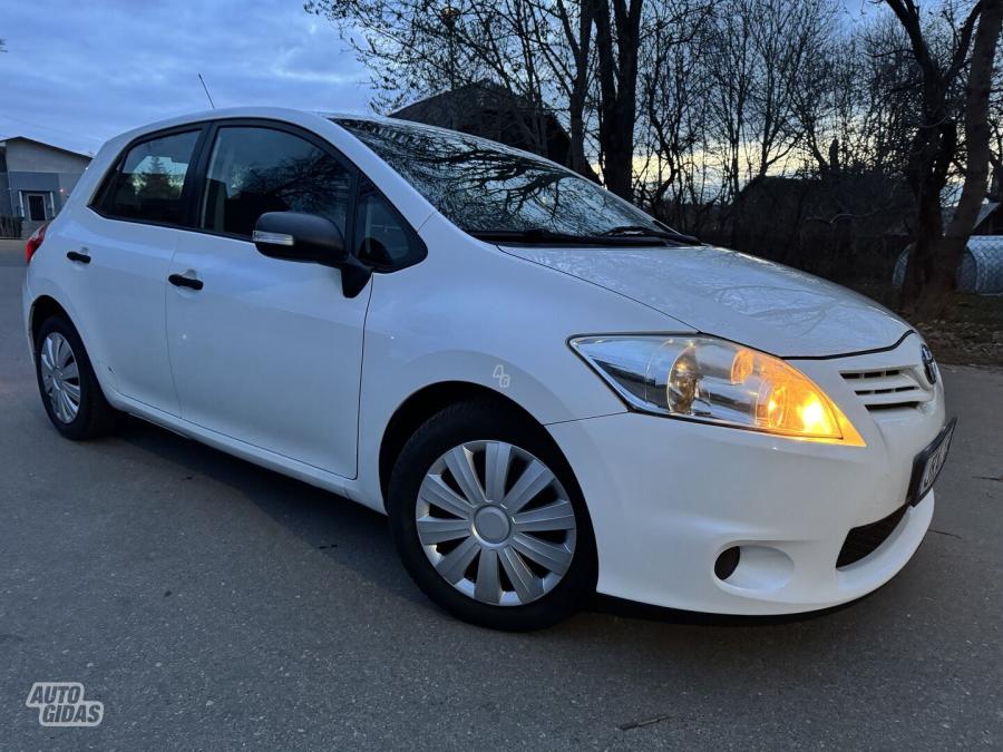Toyota Auris 2012 in Vilnius, with an engine capacity of 1.40 L and mileage of 334 thousand km for 3300 €, photo 8 on AUTOMOTO.COM.LV