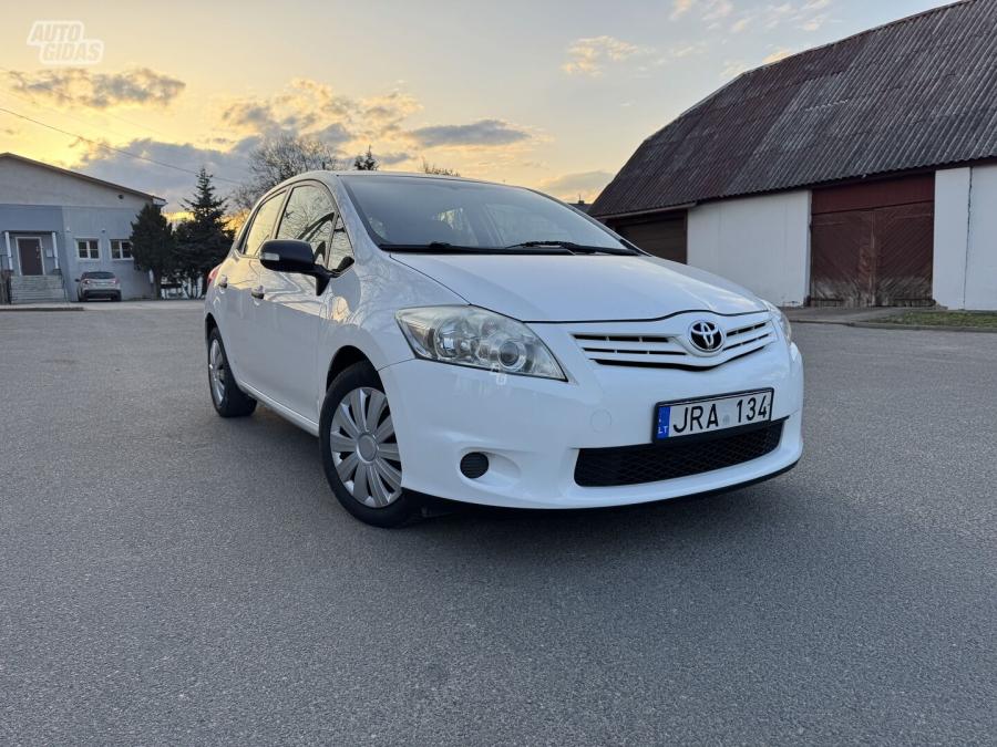 Toyota Auris 2012 Viļņa, ar dzinēja tilpumu 1.40 L un nobraukumu 343 tūkst. km par 2750 €, foto 1 vietnē AUTOMOTO.COM.LV