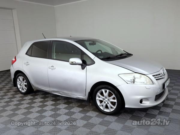 Toyota Auris 2012 in Tallinn, with an engine capacity of 1.60 L and mileage of 345 thousand km for 1799 €, photo 1 on AUTOMOTO.COM.LV