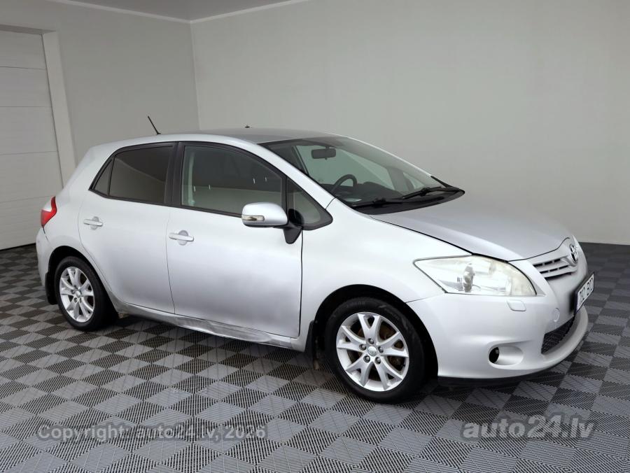 Toyota Auris 2012 in Tallinn, with an engine capacity of 1.60 L and mileage of 345 thousand km for 1799 €, photo 1 on AUTOMOTO.COM.LV