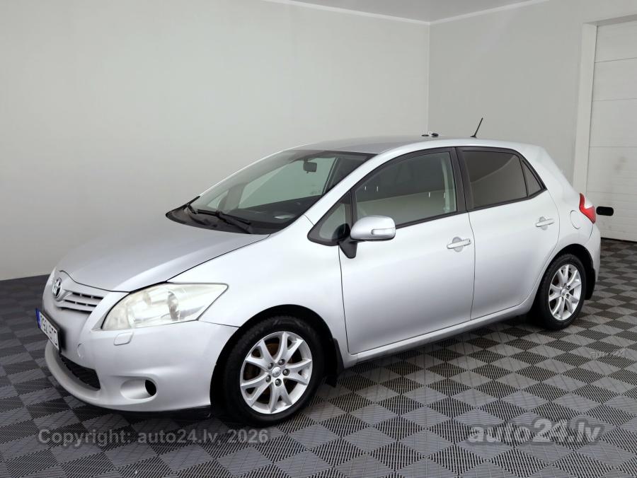 Toyota Auris 2012 in Tallinn, with an engine capacity of 1.60 L and mileage of 345 thousand km for 1799 €, photo 3 on AUTOMOTO.COM.LV