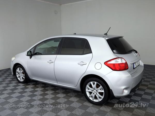 Toyota Auris 2012 in Tallinn, with an engine capacity of 1.60 L and mileage of 345 thousand km for 1799 €, photo 5 on AUTOMOTO.COM.LV