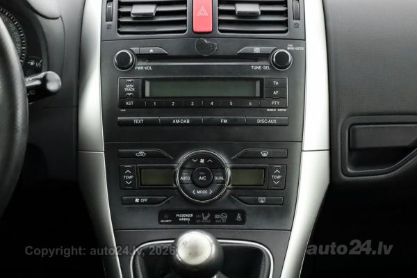 Toyota Auris 2012 in Tallinn, with an engine capacity of 1.60 L and mileage of 345 thousand km for 1799 €, photo 9 on AUTOMOTO.COM.LV