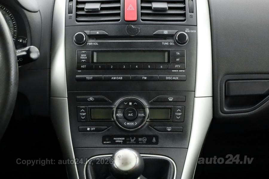 Toyota Auris 2012 in Tallinn, with an engine capacity of 1.60 L and mileage of 345 thousand km for 1799 €, photo 9 on AUTOMOTO.COM.LV