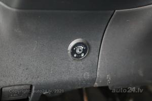 Toyota Auris 2012 in Tallinn, with an engine capacity of 1.60 L and mileage of 345 thousand km for 1799 €, photo 10 on AUTOMOTO.COM.LV