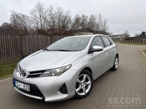 Toyota Auris 2013 in Valmiera, with an engine capacity of 1.40 L and mileage of 294 thousand km for 4350 €, photo  on AUTOMOTO.COM.LV