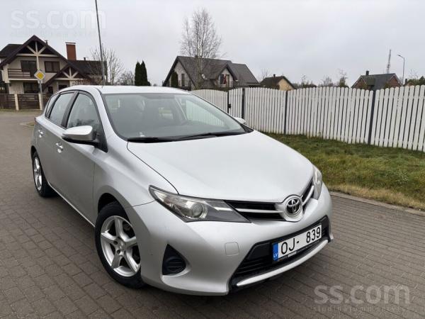Toyota Auris 2013 Valmiera, ar dzinēja tilpumu 1.40 L un nobraukumu 294 tūkst. km par 4350 €, foto 4 vietnē AUTOMOTO.COM.LV