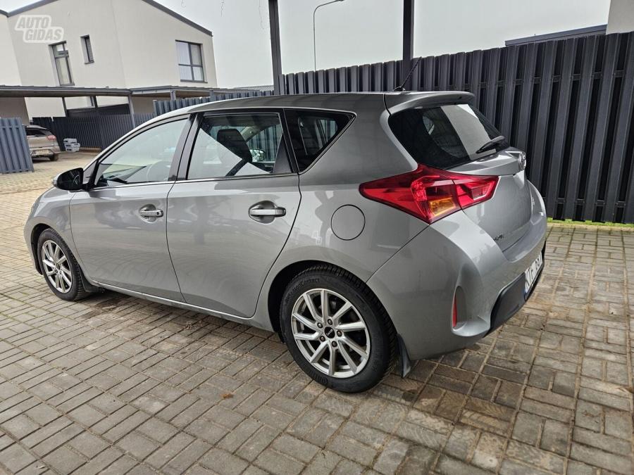 Toyota Auris 2013 Viļņa, ar dzinēja tilpumu 1.60 L un nobraukumu 184 tūkst. km par 6600 €, foto 4 vietnē AUTOMOTO.COM.LV