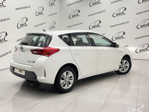 Toyota Auris 2013 Viļņa, ar dzinēja tilpumu 1.80 L un nobraukumu 302 tūkst. km par 6900 €, foto 2 vietnē AUTOMOTO.COM.LV