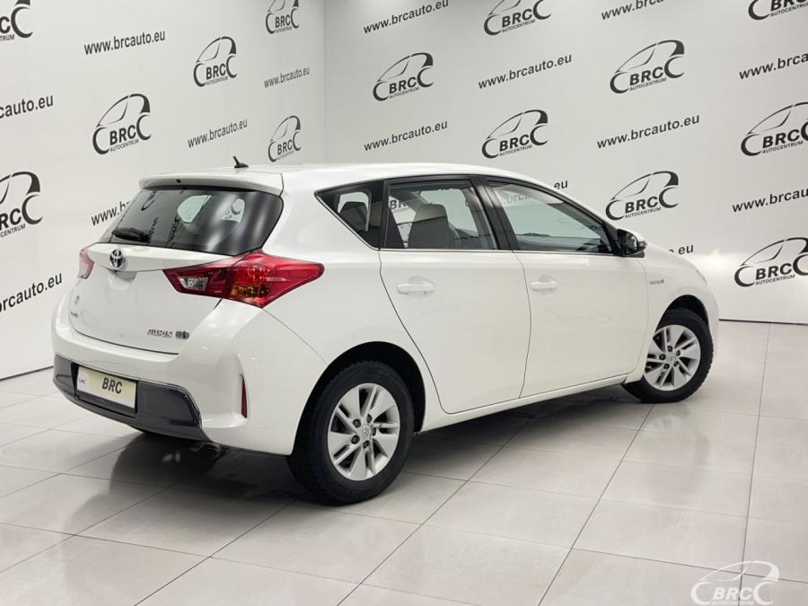 Toyota Auris 2013 Viļņa, ar dzinēja tilpumu 1.80 L un nobraukumu 302 tūkst. km par 6900 €, foto 2 vietnē AUTOMOTO.COM.LV