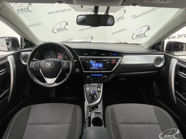 Toyota Auris 2013 Viļņa, ar dzinēja tilpumu 1.80 L un nobraukumu 302 tūkst. km par 6900 €, foto 3 vietnē AUTOMOTO.COM.LV
