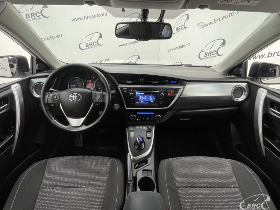 Toyota Auris 2013 Viļņa, ar dzinēja tilpumu 1.80 L un nobraukumu 302 tūkst. km par 6900 €, foto 3 vietnē AUTOMOTO.COM.LV