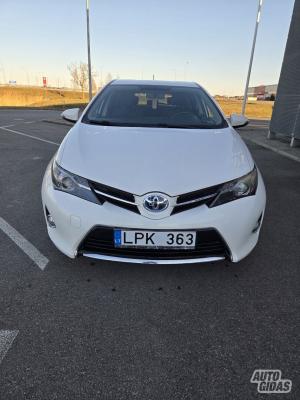 Toyota Auris 2013 Viļņa, ar dzinēja tilpumu 1.80 L un nobraukumu 271 tūkst. km par 7550 €, foto  vietnē AUTOMOTO.COM.LV