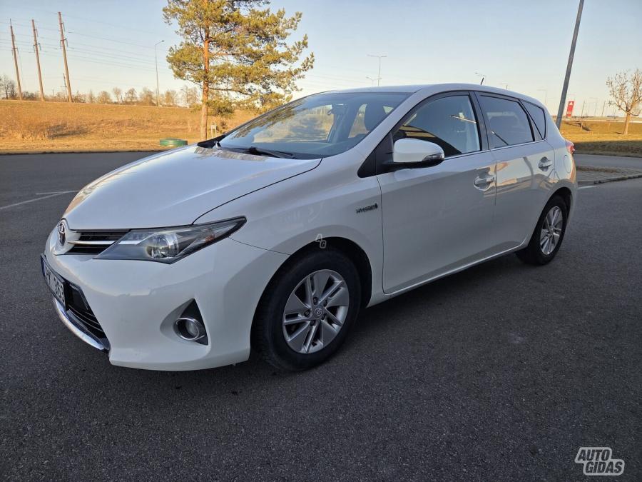 Toyota Auris 2013 Viļņa, ar dzinēja tilpumu 1.80 L un nobraukumu 271 tūkst. km par 7550 €, foto 3 vietnē AUTOMOTO.COM.LV