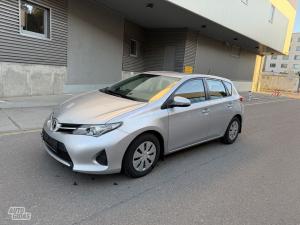 Toyota Auris 2013 Viļņa, ar dzinēja tilpumu 1.60 L un nobraukumu 197 tūkst. km par 5500 €, foto  vietnē AUTOMOTO.COM.LV