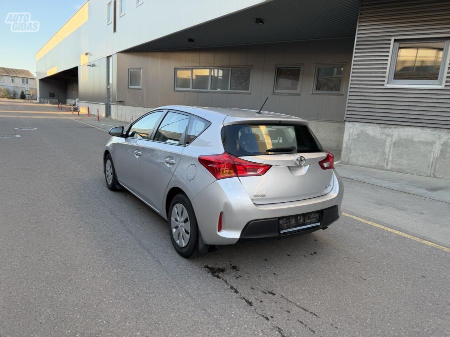 Toyota Auris 2013 Viļņa, ar dzinēja tilpumu 1.60 L un nobraukumu 197 tūkst. km par 5500 €, foto 3 vietnē AUTOMOTO.COM.LV