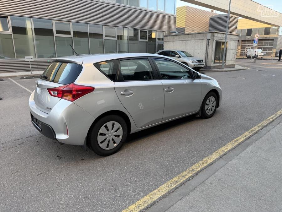Toyota Auris 2013 Viļņa, ar dzinēja tilpumu 1.60 L un nobraukumu 197 tūkst. km par 5500 €, foto 5 vietnē AUTOMOTO.COM.LV