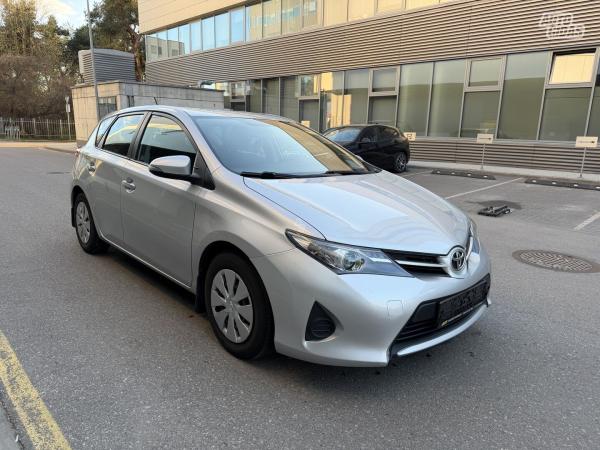 Toyota Auris 2013 Viļņa, ar dzinēja tilpumu 1.60 L un nobraukumu 197 tūkst. km par 5500 €, foto 5 vietnē AUTOMOTO.COM.LV