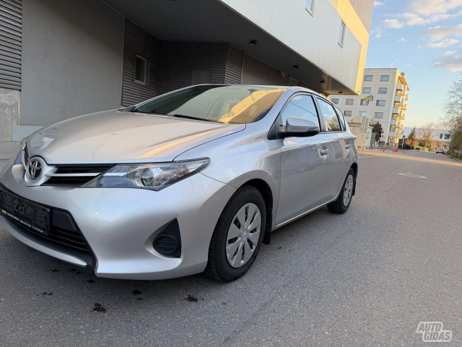 Toyota Auris 2013 Viļņa, ar dzinēja tilpumu 1.60 L un nobraukumu 197 tūkst. km par 5500 €, foto 9 vietnē AUTOMOTO.COM.LV