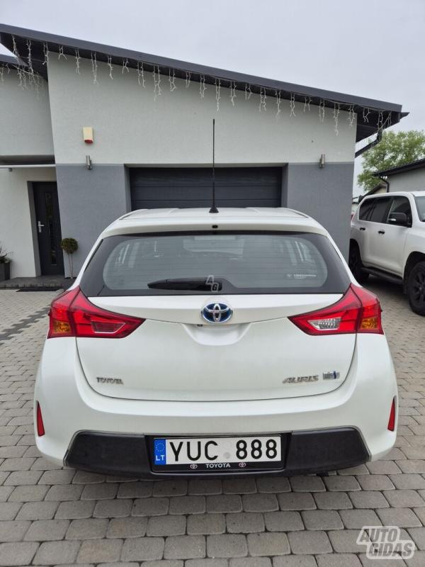 Toyota Auris 2013 in Panevezys, with an engine capacity of 1.80 L and mileage of 240 thousand km for 8500 €, photo 2 on AUTOMOTO.COM.LV