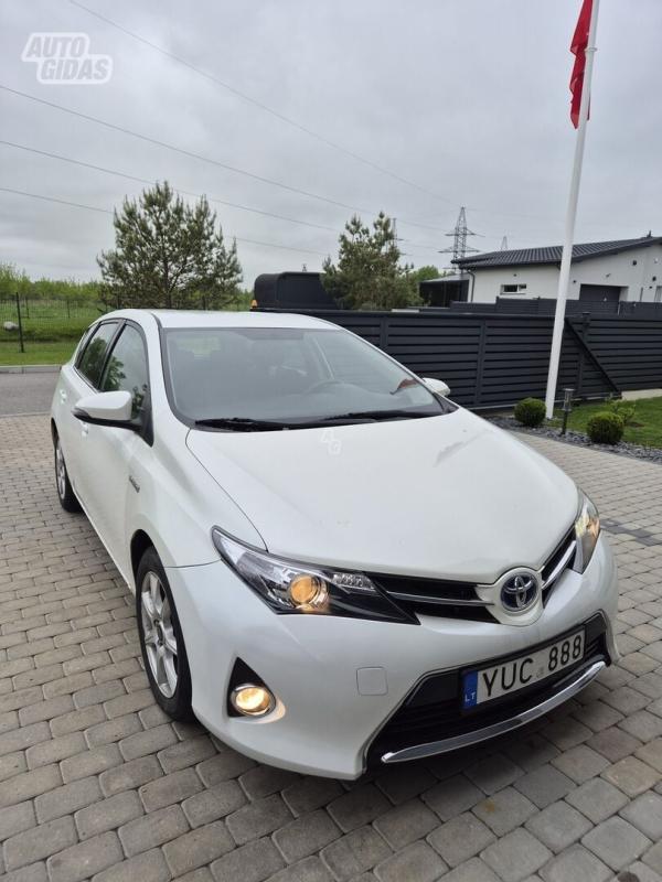 Toyota Auris 2013 in Panevezys, with an engine capacity of 1.80 L and mileage of 240 thousand km for 8500 €, photo 4 on AUTOMOTO.COM.LV
