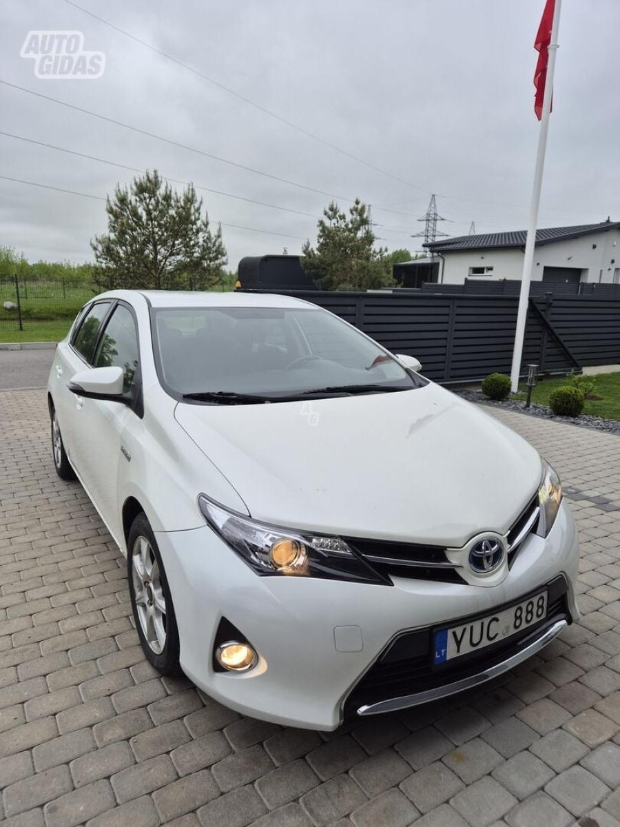 Toyota Auris 2013 in Panevezys, with an engine capacity of 1.80 L and mileage of 240 thousand km for 8500 €, photo 5 on AUTOMOTO.COM.LV