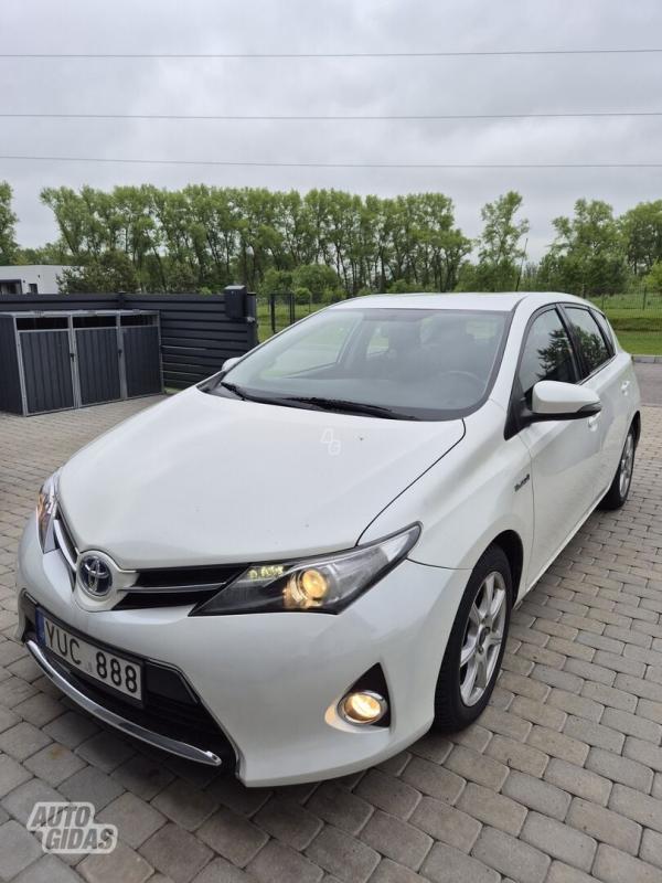 Toyota Auris 2013 in Panevezys, with an engine capacity of 1.80 L and mileage of 240 thousand km for 8500 €, photo 6 on AUTOMOTO.COM.LV