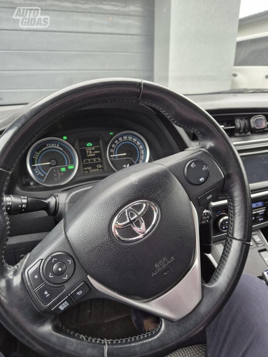 Toyota Auris 2013 in Panevezys, with an engine capacity of 1.80 L and mileage of 240 thousand km for 8500 €, photo 8 on AUTOMOTO.COM.LV