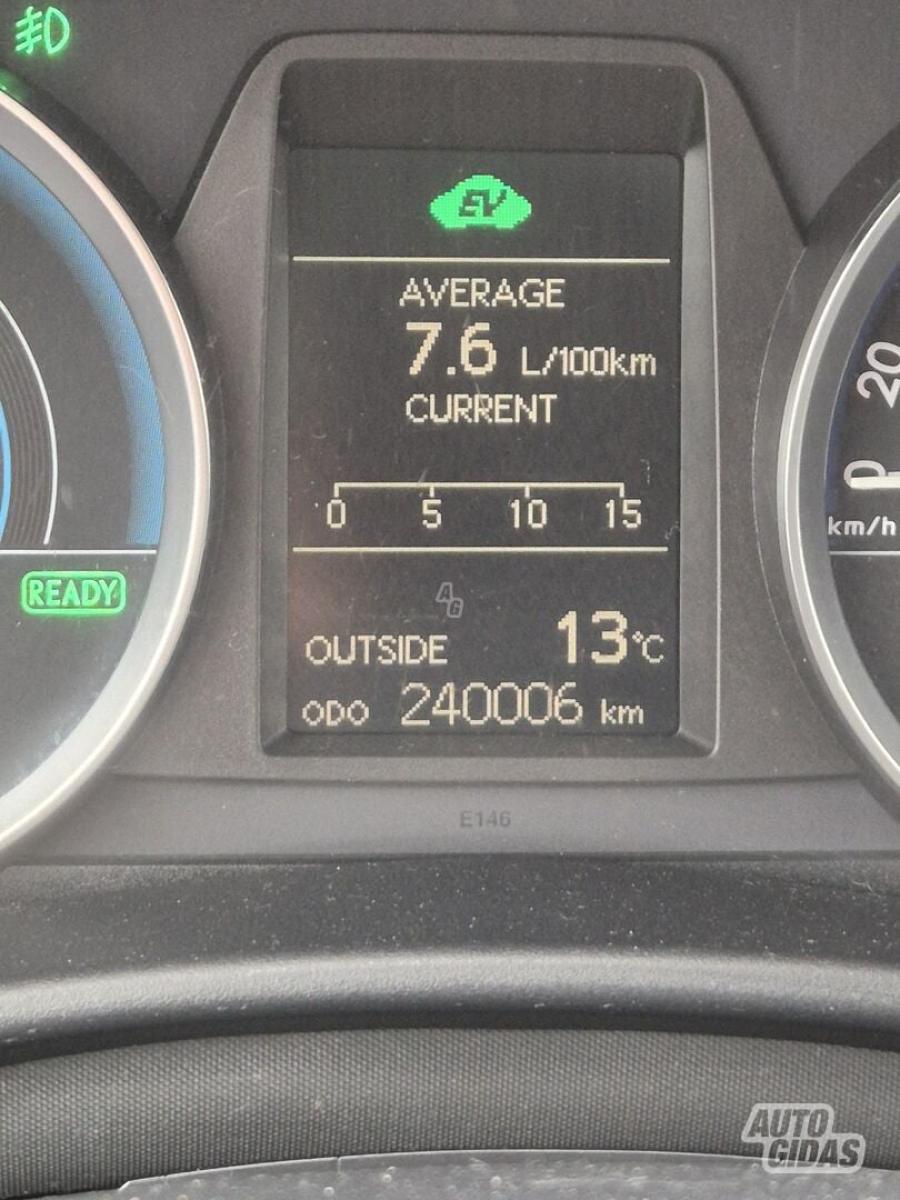 Toyota Auris 2013 in Panevezys, with an engine capacity of 1.80 L and mileage of 240 thousand km for 8500 €, photo 9 on AUTOMOTO.COM.LV