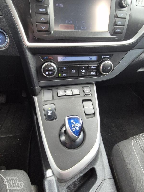 Toyota Auris 2013 in Panevezys, with an engine capacity of 1.80 L and mileage of 240 thousand km for 8500 €, photo 9 on AUTOMOTO.COM.LV
