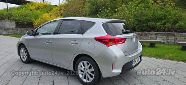Toyota Auris 2013 in Rakvere, with an engine capacity of 1.60 L and mileage of 185 thousand km for 7300 €, photo 3 on AUTOMOTO.COM.LV