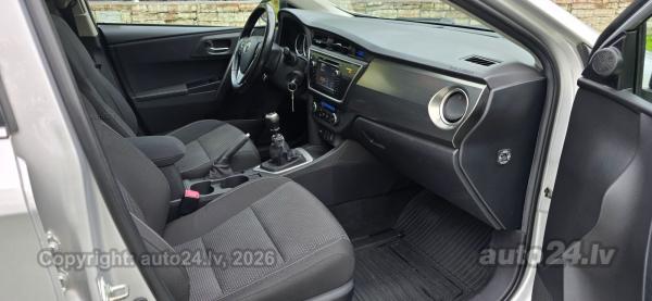 Toyota Auris 2013 in Rakvere, with an engine capacity of 1.60 L and mileage of 185 thousand km for 7300 €, photo 5 on AUTOMOTO.COM.LV