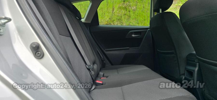 Toyota Auris 2013 in Rakvere, with an engine capacity of 1.60 L and mileage of 185 thousand km for 7300 €, photo 8 on AUTOMOTO.COM.LV