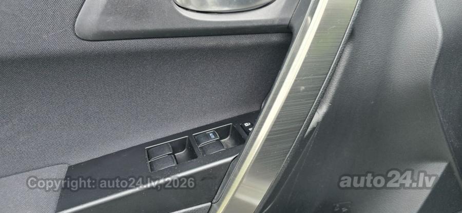 Toyota Auris 2013 in Rakvere, with an engine capacity of 1.60 L and mileage of 185 thousand km for 7300 €, photo 14 on AUTOMOTO.COM.LV