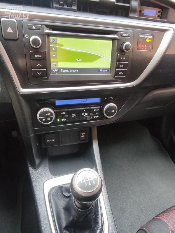 Toyota Auris 2013 in Alytus, with an engine capacity of 1.40 L and mileage of 230 thousand km for 5650 €, photo 9 on AUTOMOTO.COM.LV