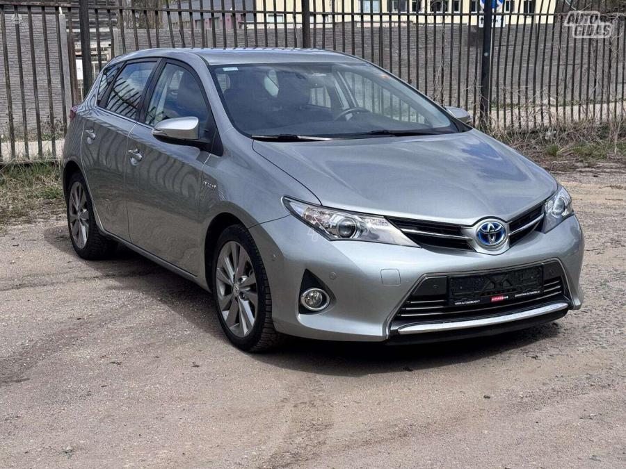 Toyota Auris 2013 Viļņa, ar dzinēja tilpumu 1.80 L un nobraukumu 44 tūkst. km par 12350 €, foto 5 vietnē AUTOMOTO.COM.LV