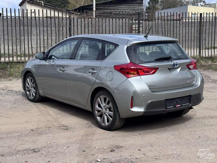 Toyota Auris 2013 Viļņa, ar dzinēja tilpumu 1.80 L un nobraukumu 44 tūkst. km par 12350 €, foto 9 vietnē AUTOMOTO.COM.LV