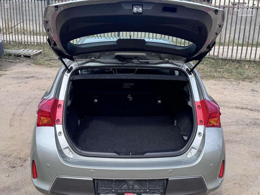 Toyota Auris 2013 Viļņa, ar dzinēja tilpumu 1.80 L un nobraukumu 44 tūkst. km par 12350 €, foto 10 vietnē AUTOMOTO.COM.LV