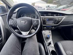 Toyota Auris 2013 Viļņa, ar dzinēja tilpumu 1.80 L un nobraukumu 44 tūkst. km par 12350 €, foto 15 vietnē AUTOMOTO.COM.LV