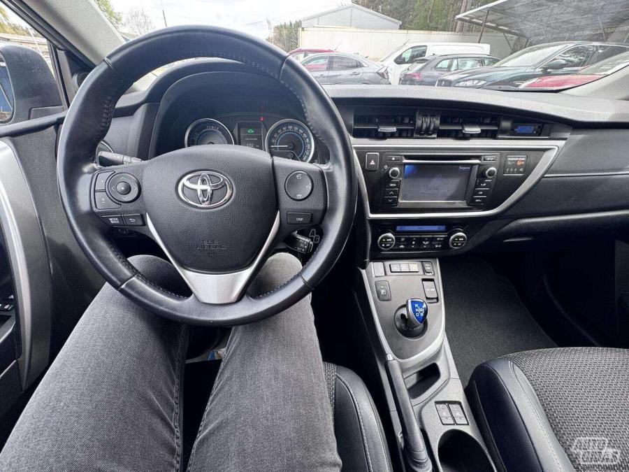 Toyota Auris 2013 Viļņa, ar dzinēja tilpumu 1.80 L un nobraukumu 44 tūkst. km par 12350 €, foto 15 vietnē AUTOMOTO.COM.LV