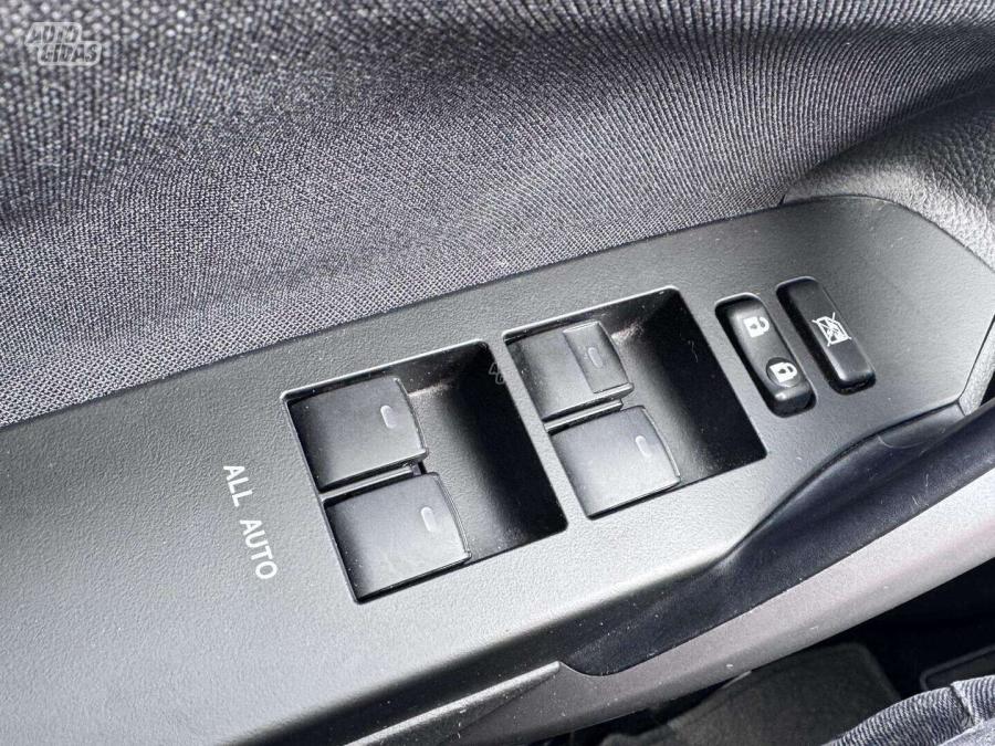 Toyota Auris 2013 Viļņa, ar dzinēja tilpumu 1.80 L un nobraukumu 44 tūkst. km par 12350 €, foto 19 vietnē AUTOMOTO.COM.LV