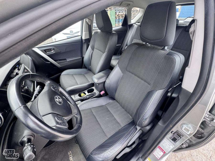 Toyota Auris 2013 Viļņa, ar dzinēja tilpumu 1.80 L un nobraukumu 44 tūkst. km par 12350 €, foto 20 vietnē AUTOMOTO.COM.LV