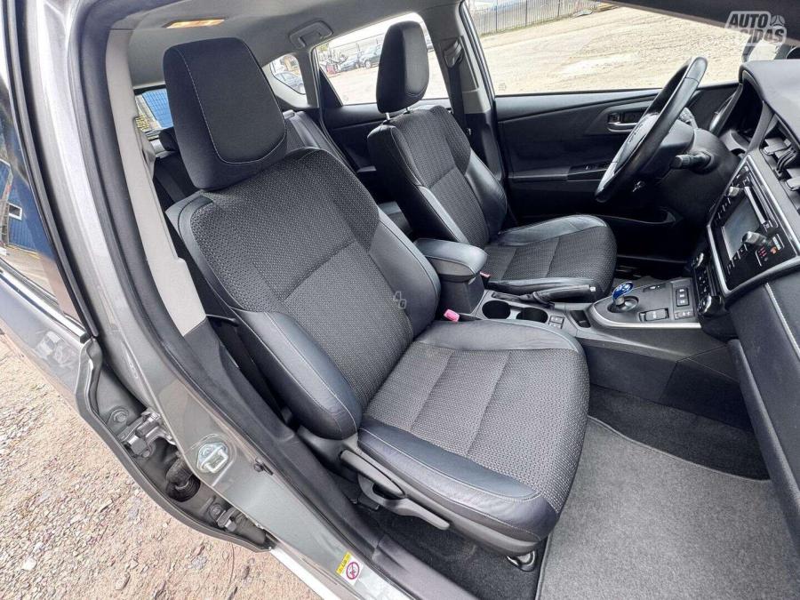 Toyota Auris 2013 Viļņa, ar dzinēja tilpumu 1.80 L un nobraukumu 44 tūkst. km par 12350 €, foto 23 vietnē AUTOMOTO.COM.LV