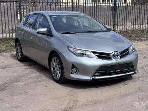 Toyota Auris 2013 Viļņa, ar dzinēja tilpumu 1.80 L un nobraukumu 44 tūkst. km par 12350 €, foto 5 vietnē AUTOMOTO.COM.LV