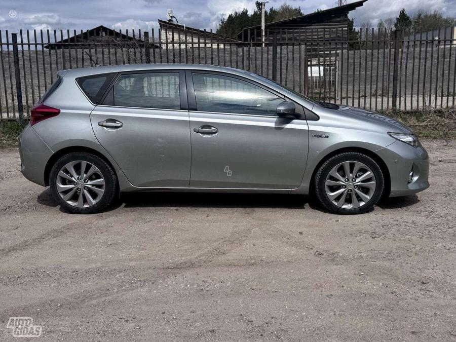 Toyota Auris 2013 Viļņa, ar dzinēja tilpumu 1.80 L un nobraukumu 44 tūkst. km par 12350 €, foto 6 vietnē AUTOMOTO.COM.LV