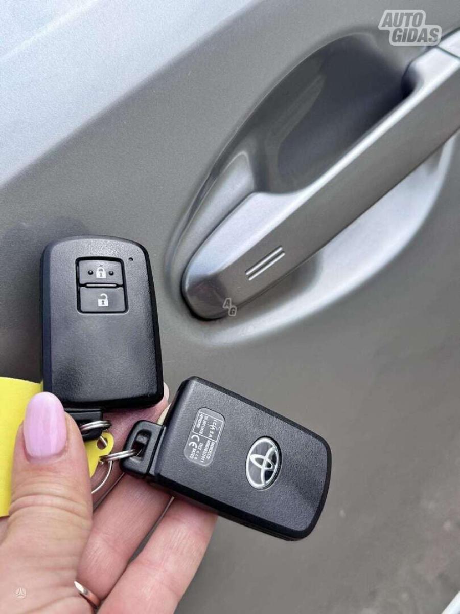 Toyota Auris 2013 Viļņa, ar dzinēja tilpumu 1.80 L un nobraukumu 44 tūkst. km par 12350 €, foto 12 vietnē AUTOMOTO.COM.LV