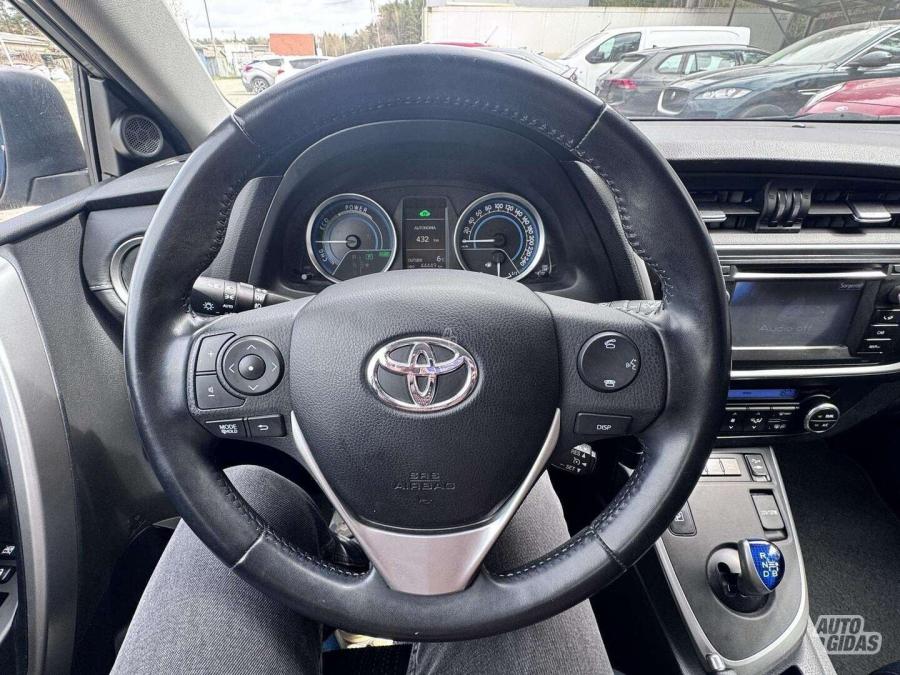Toyota Auris 2013 Viļņa, ar dzinēja tilpumu 1.80 L un nobraukumu 44 tūkst. km par 12350 €, foto 13 vietnē AUTOMOTO.COM.LV